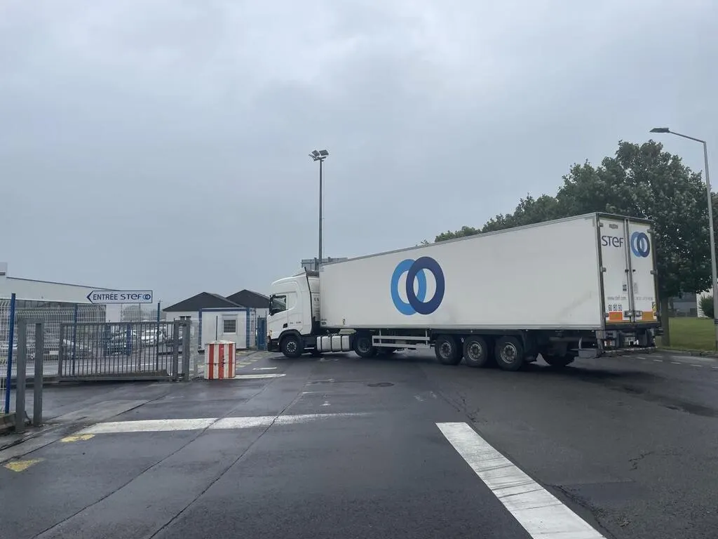 Vire. Une piste cyclable agace les chauffeurs Stef, une solution est attendue début octobre ...
