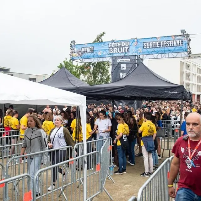 « L’endroit parfait » : ces festivaliers de la Fête du bruit 2023 sont ...