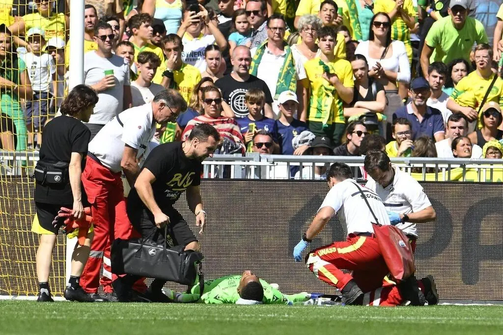 FC Nantes. Alban Lafont transféré à l’hôpital . Sport - Angers.maville.com