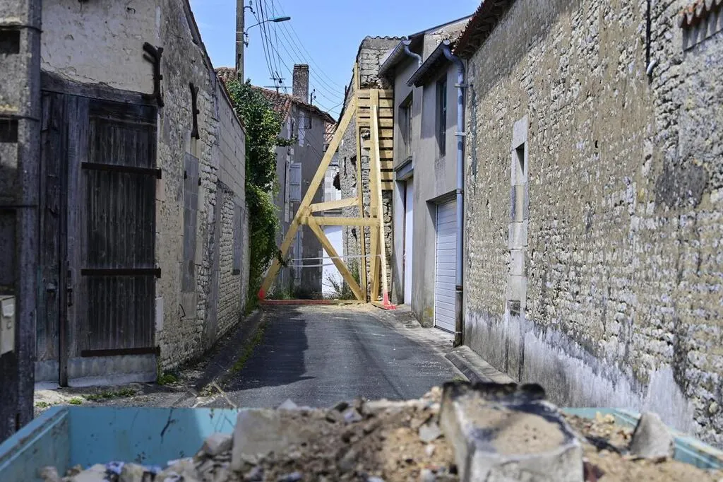 REPORTAGE. Après le séisme ayant touché Mauzé-sur-le-Mignon mi-juin, la ...