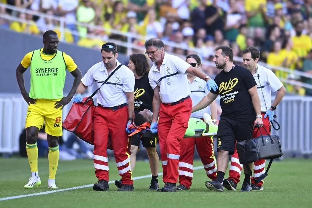 FC Nantes. Alban Lafont sera absent au moins deux mois . Sport - Nantes ...