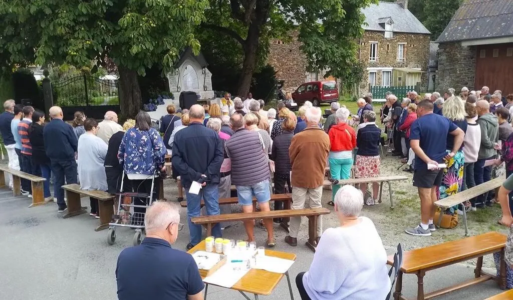 Dernière messe du père Thierry Simon à l’oratoire de Roz-Landrieux ...