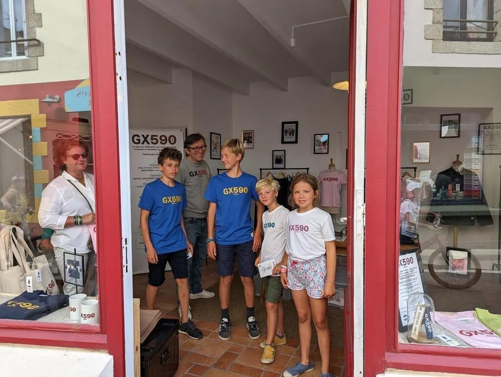 Les boutiques s’implantent et s’agrandissent, dans un bourg de Groix ...