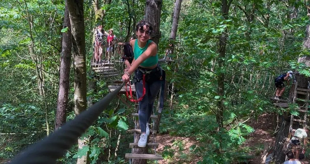 Bondir, grimper, sauter : on a testé pour vous les parcours dans les ...