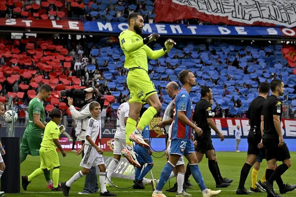 EN IMAGES. La fête sur le terrain et en tribunes, revivez le succès du SM Caen contre Ajaccio ...