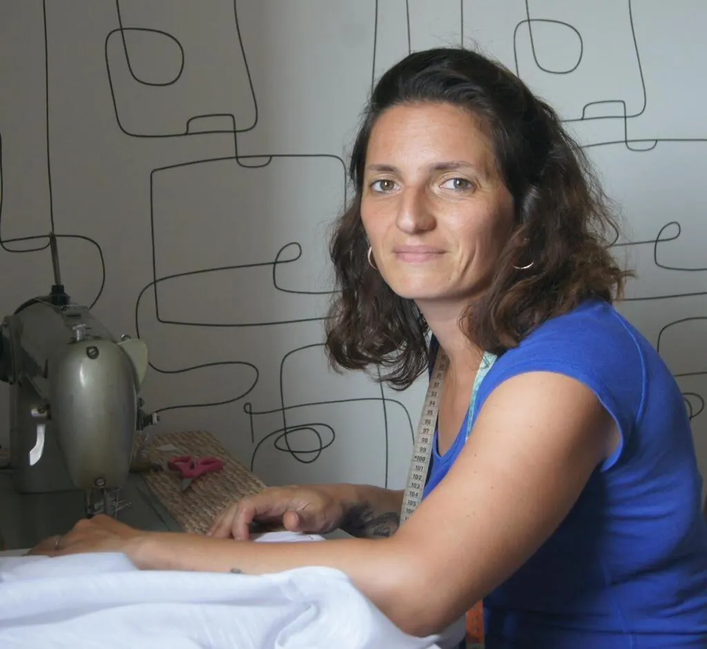 Le Verger. Laura Dobosz est tapissière d’ameublement - Rennes.maville.com
