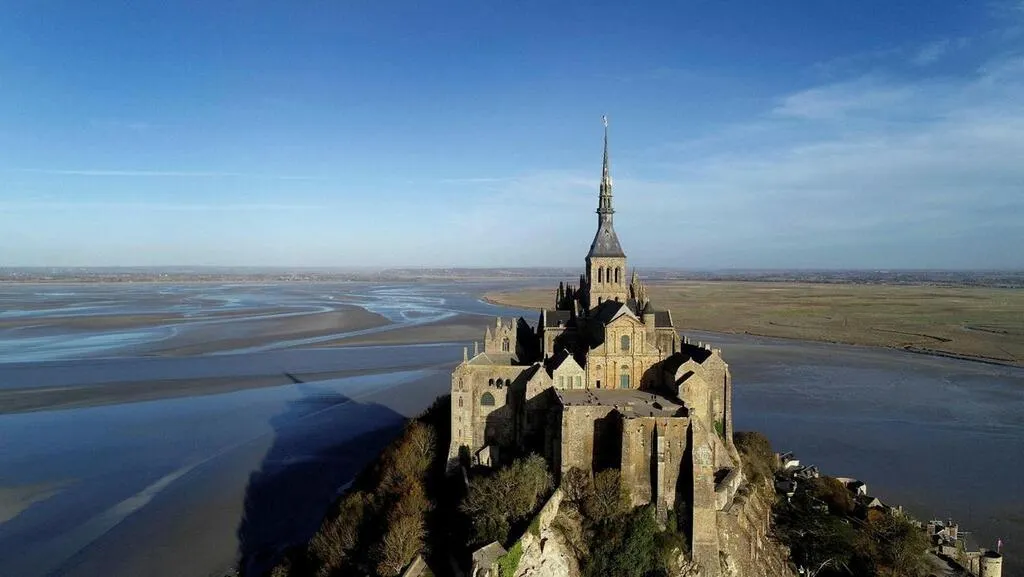 Au Mont-Saint-Michel, un pèlerinage exceptionnel organisé pour le Millénaire - Caen.maville.com