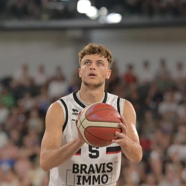 EN IMAGES. Le Caen BC régale dans un Palais des sports officiellement ...