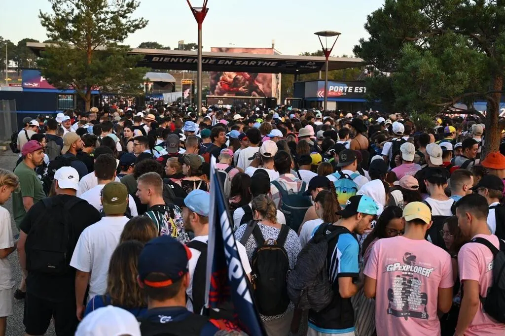 EN IMAGES. GP Explorer : à fond dans l’ambiance, les 60 000 spectateurs ...