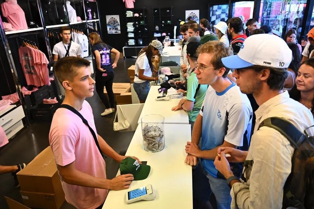 EN IMAGES. GP Explorer : à fond dans l’ambiance, les 60 000 spectateurs ...