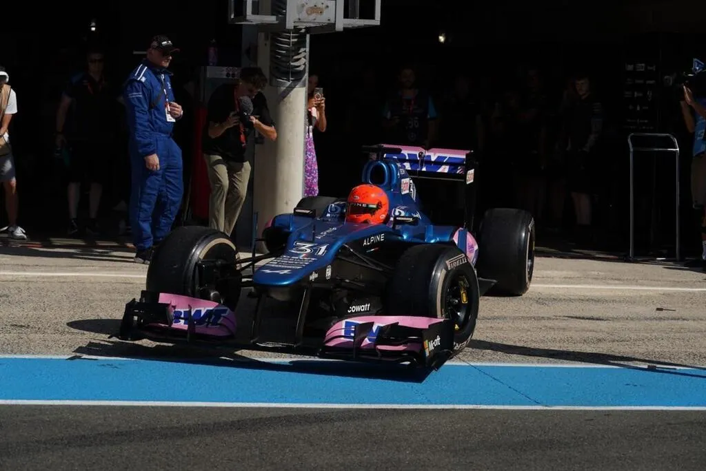 EN IMAGES. GP Explorer : Esteban Ocon, Pierre Gasly et les Alpine F1 ...