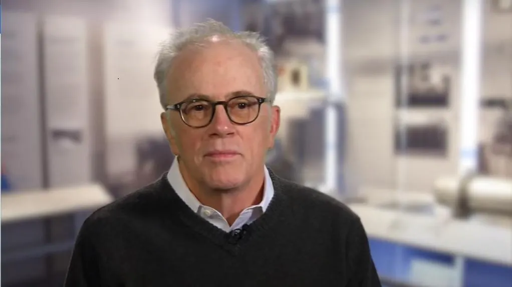 Le créateur de PowerPoint, Dennis Austin, est mort à 76 ans - Roubaix ...