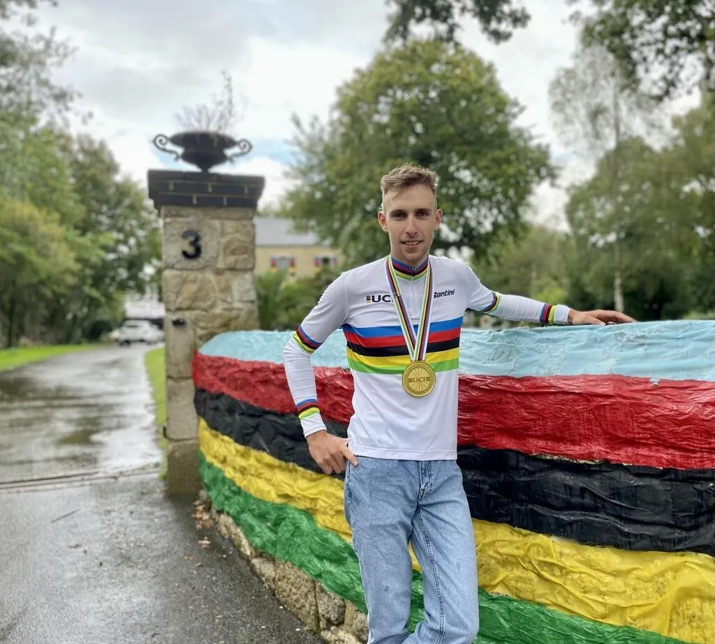 Cyclisme. Son titre, la fête qui a suivi : il y a un mois, Axel ...