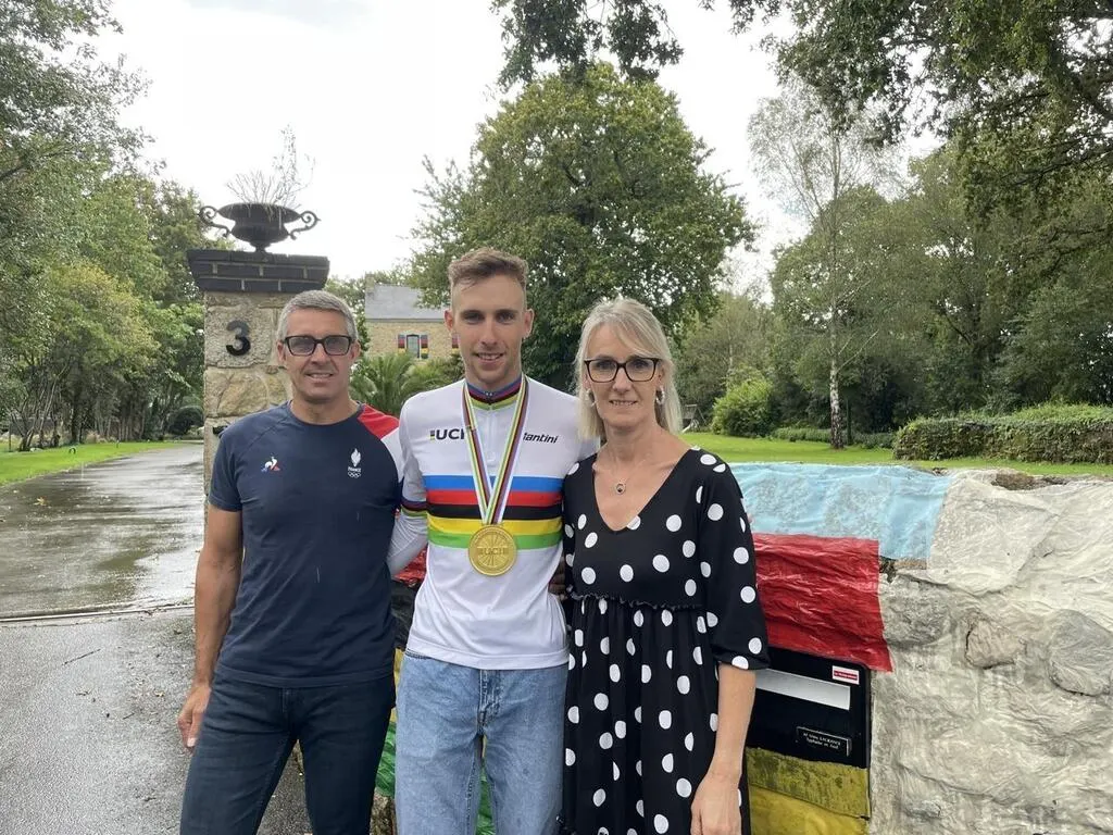 Cyclisme. Son titre, la fête qui a suivi : il y a un mois, Axel ...