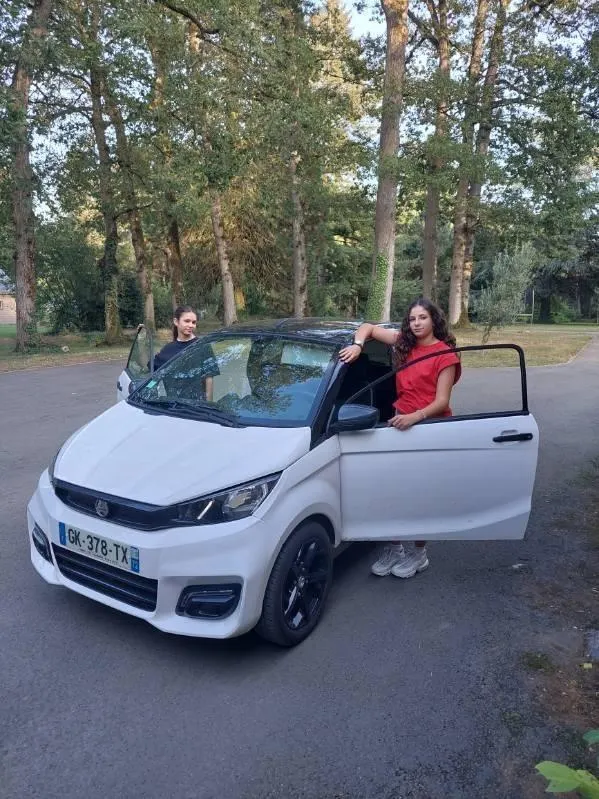 « Je ne voulais pas de scooter, mes parents non plus » : à 14 ans, Nina ...