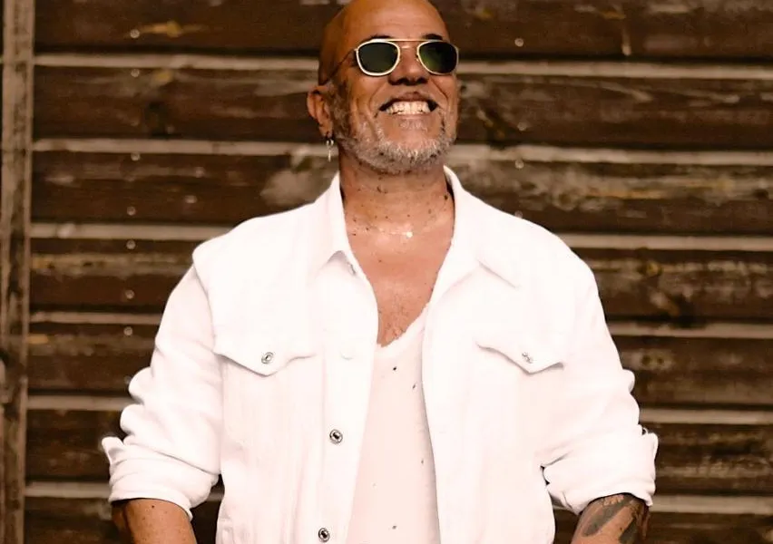 Avec « Le beau qui pleut » et de nouveaux mots, Pascal Obispo sort son ...