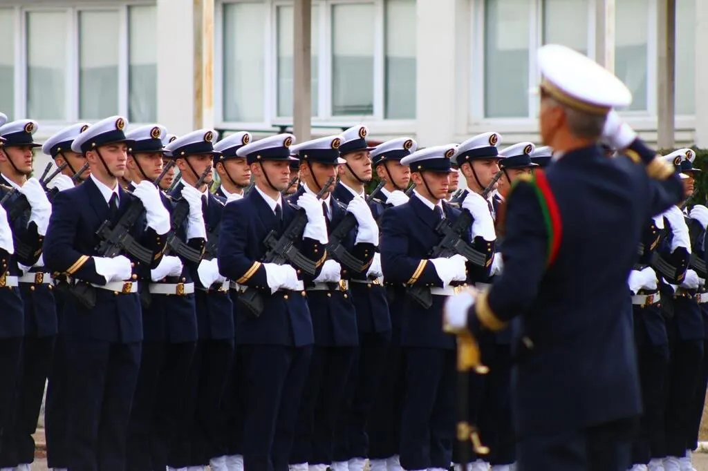 À Lanester, les fusiliers marins font leur rentrée dans la Marine ...