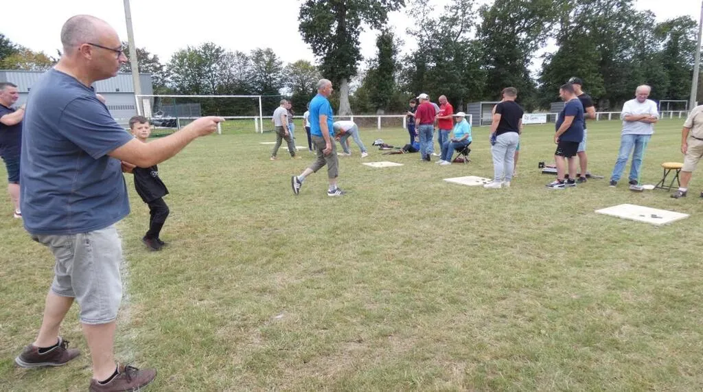 La Landec. Le foot a rassemblé les joueurs de palets, samedi - Guingamp ...