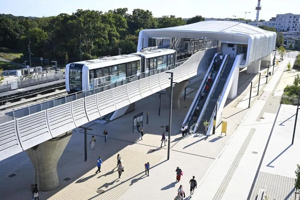 DOSSIER. Bouchons, pannes, quartiers… Un an après, qu’a changé la ligne ...