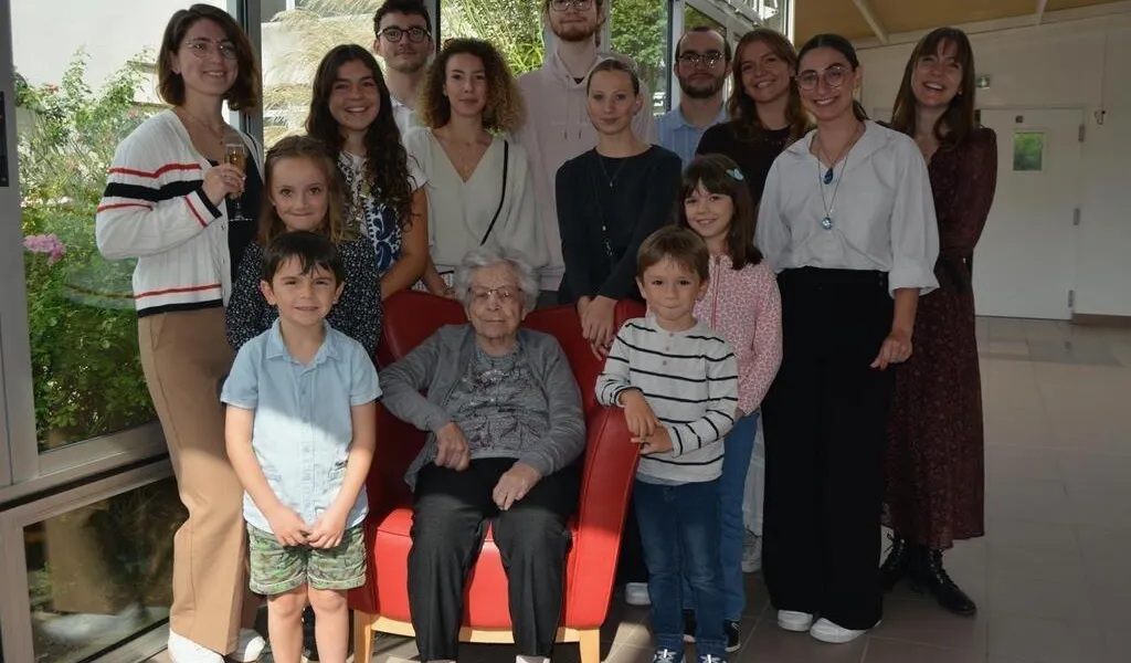 Odette Martin, a fêté ses cent ans avec sa famille - Nantes.maville.com
