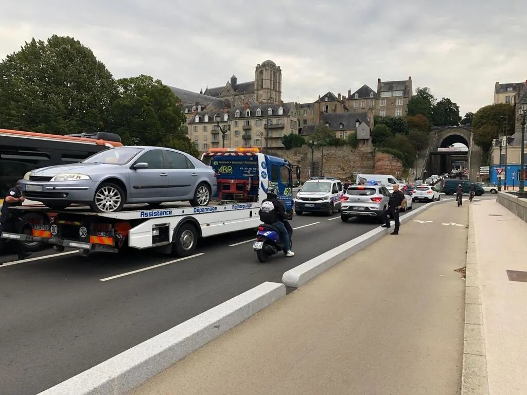 « Ils ont vite été sortis de la voiture » : au Mans, une course ...