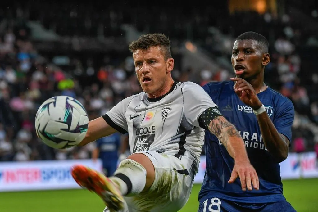 Football. Angers-SCO : Capelle ménagé, Ferhat de retour - Angers.maville.com