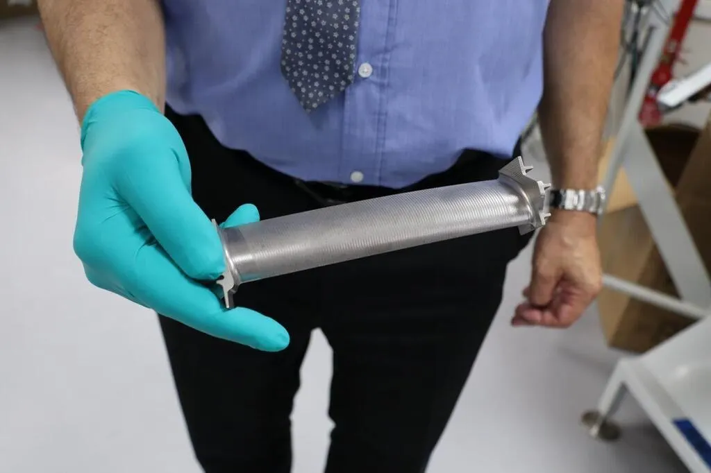 Porsche, Ferrari et Airbus parmi ses clients : à Sablé, l’entreprise ...