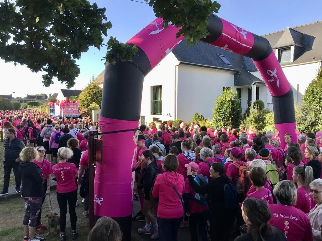 Pour la Rose espoir, trois générations de Blondel se sont réunies à Ploumagoar pour soutenir ...