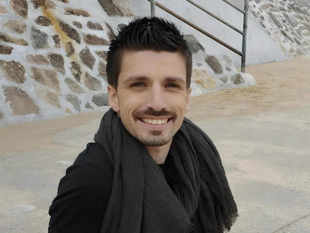 Valentin Petit décline la vie aux Sables-d’Olonne sur Internet - Les ...