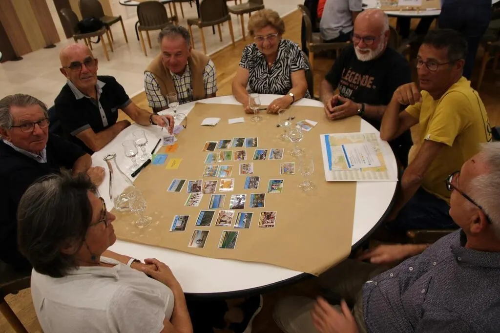 Les Montois créent une fresque de Saint-Jean-de-Monts pour le Plan ...