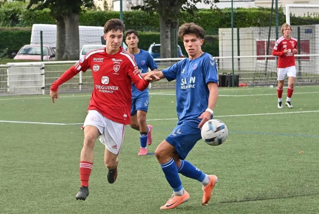 Football. U19 : le Stade Brestois s’offre le derby contre Concarneau ...