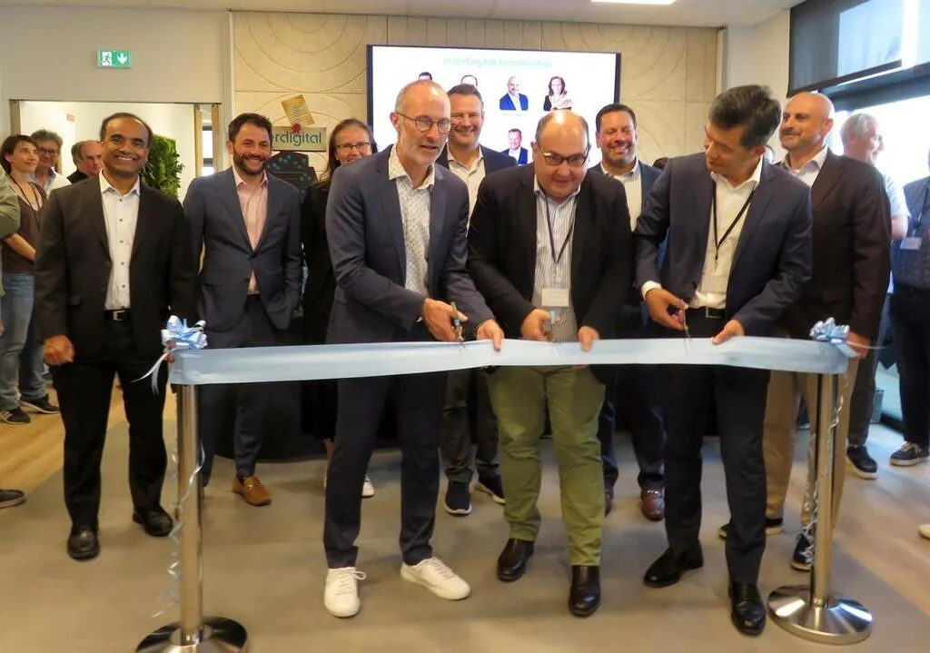 Murs végétaux, dessins, trompe-l’œil… InterDigital a inauguré ses ...