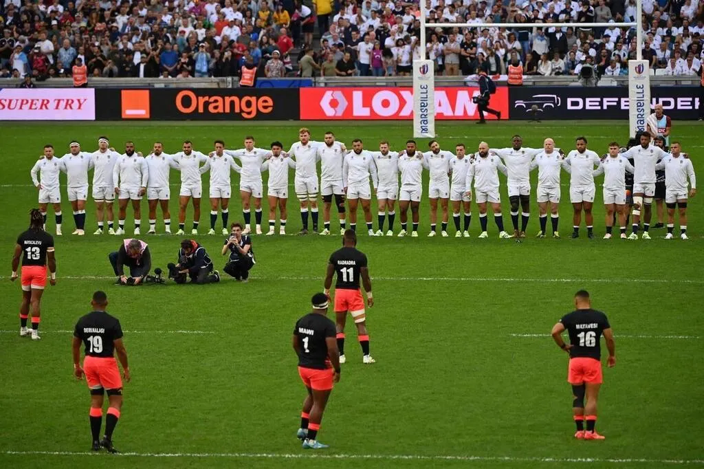 VIDEO. Le cibi, « haka » des Fidji, noyé par les chants anglais lors du ...