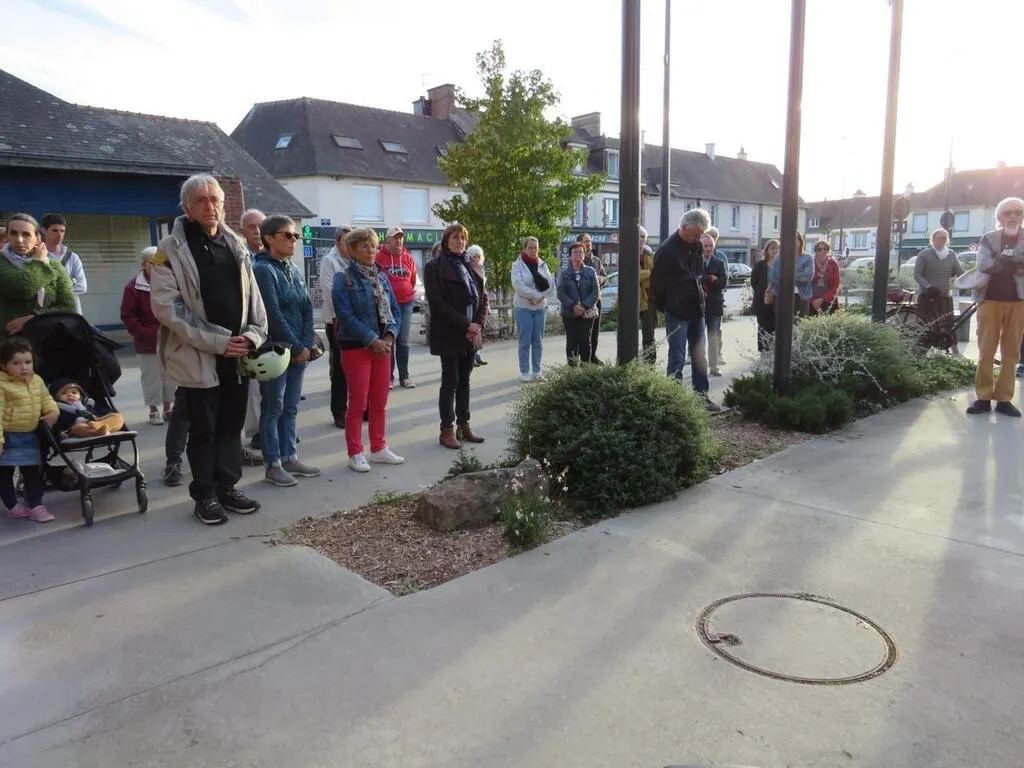 Bruz rend hommage au professeur Dominique Bernard - Rennes.maville.com