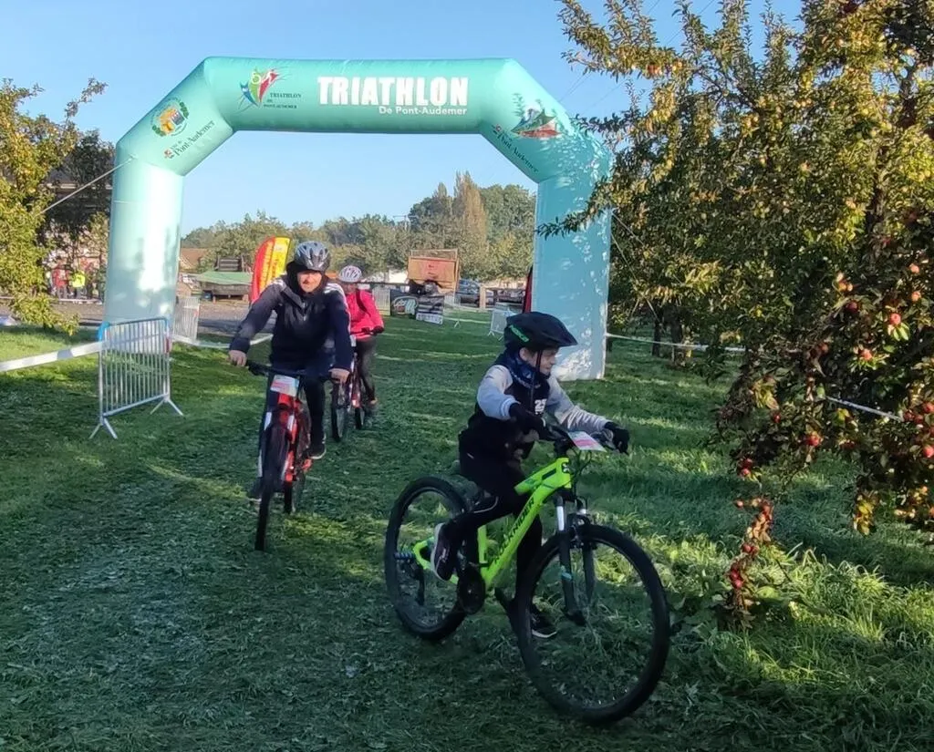 Moyaux : retour fracassant de la Rando sous les pommiers - Caen.maville.com