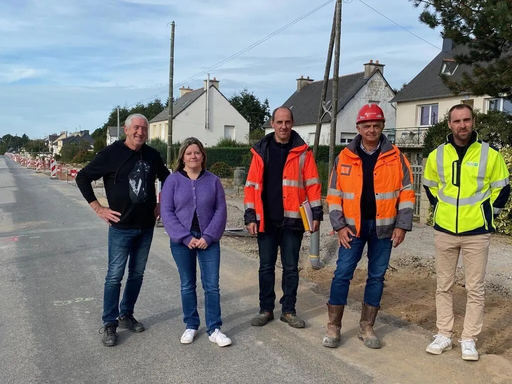 Dans le centre-ville de Corlay, les travaux d’aménagement conformes au ...