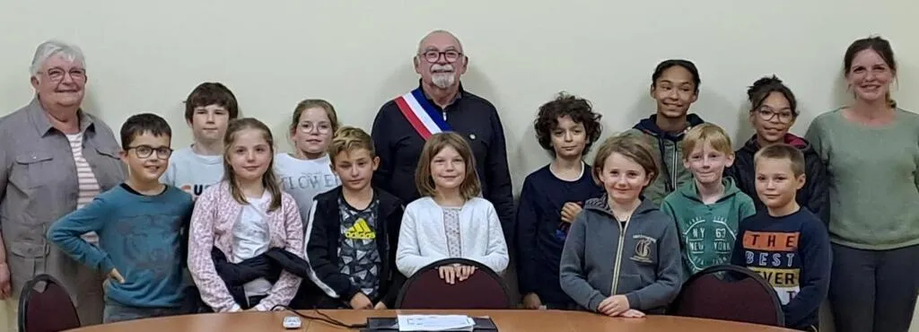 Maxent. Une nouvelle équipe au conseil municipal des jeunes - Fougères ...