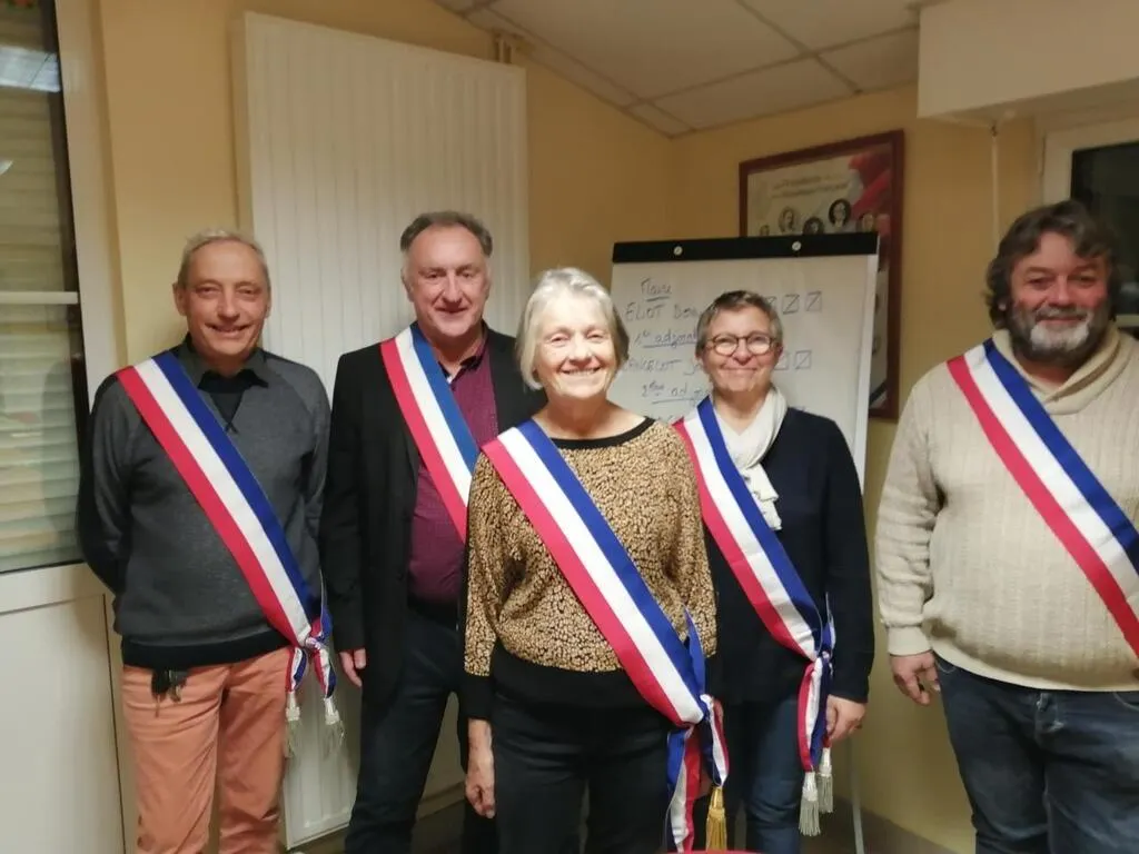 « Émue et fière », Dominique Eliot a été élue maire de Lanvaudan ...