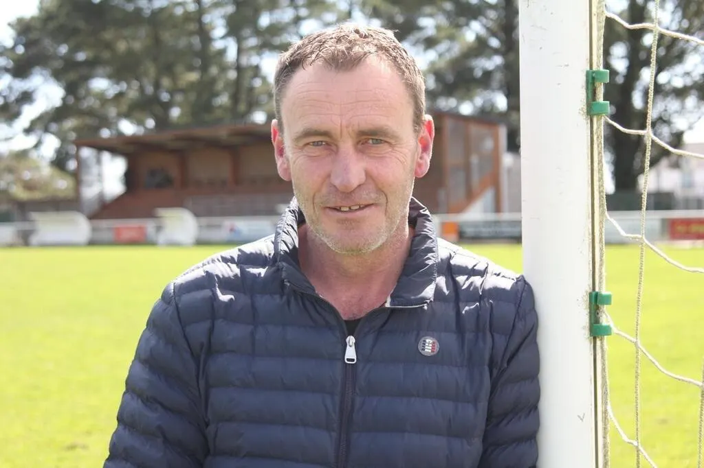 Le champion du monde 1998 Stéphane Guivarc’h prend officiellement la ...