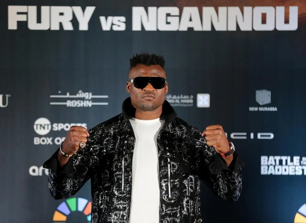 « Ils vont déménager, ça va envoyer » : Francis Ngannou a-t-il une ...