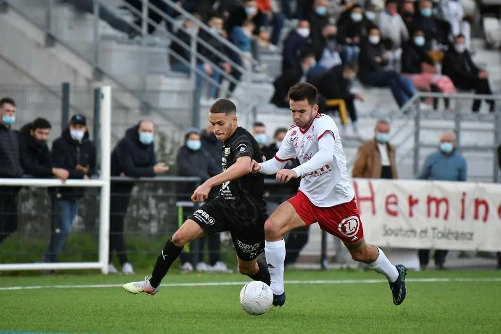 Football. La réserve du Mans FC renforce son secteur offensif . Sport ...