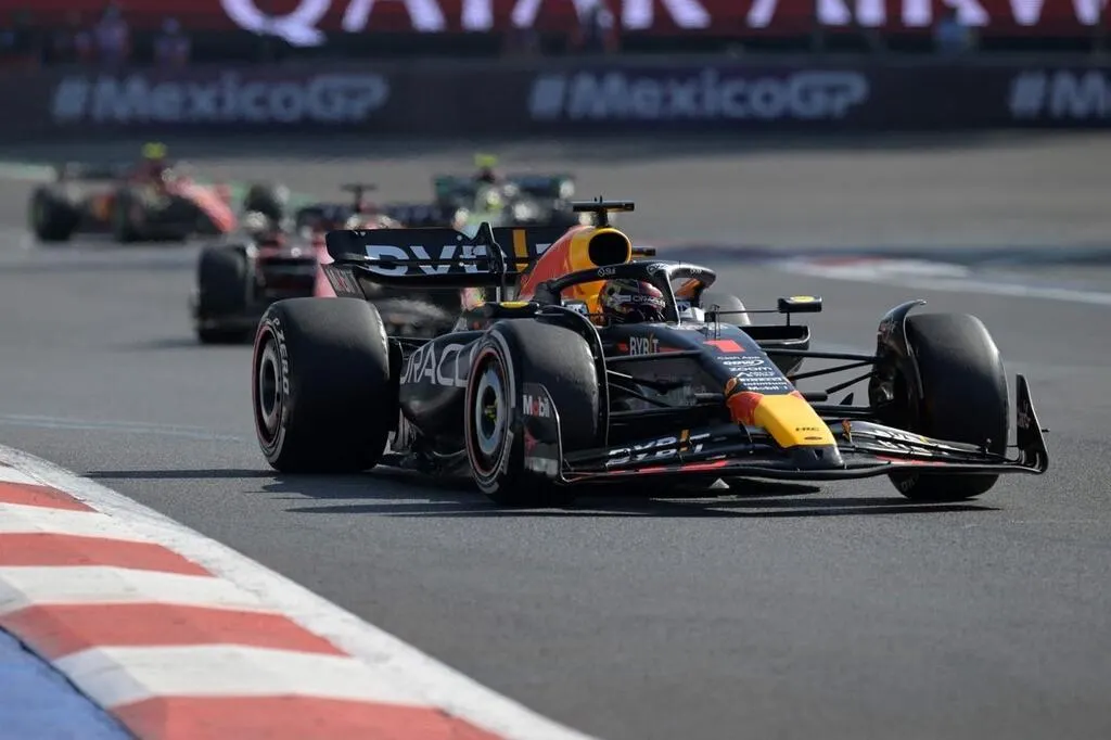 VIDÉO. F1 - GP du Mexique : drapeau rouge et deuxième départ, Verstappen résiste et conserve la ...
