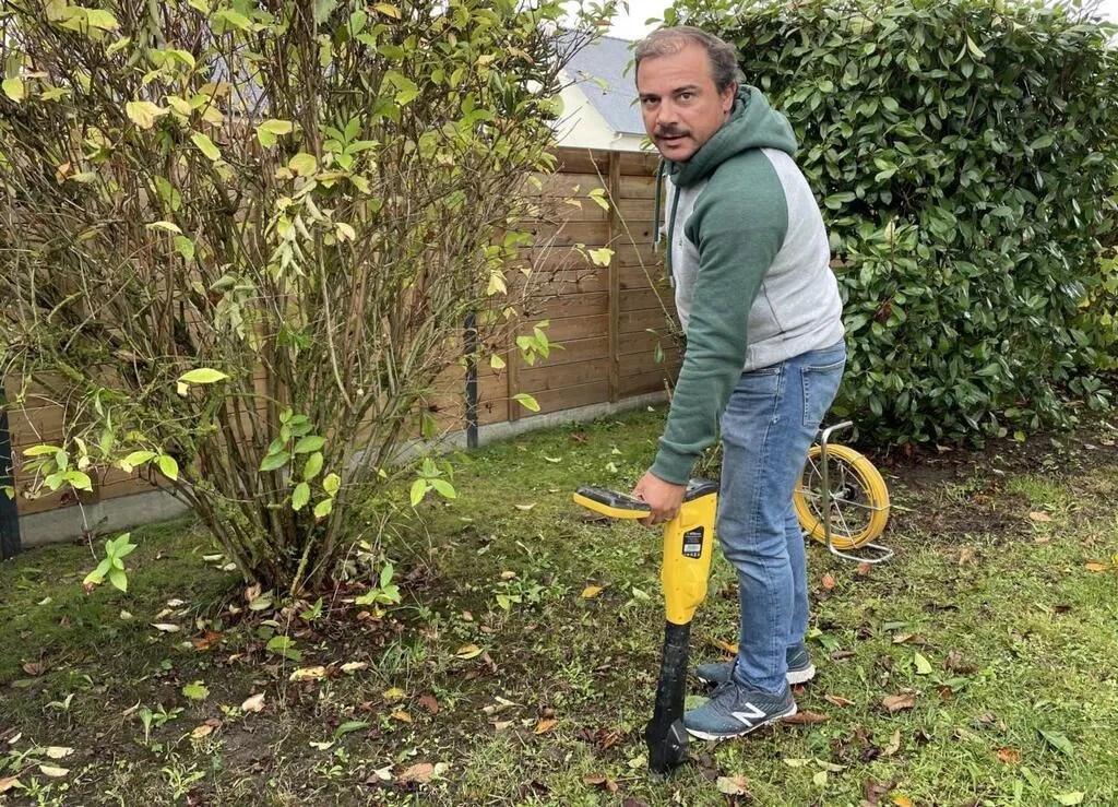 La Richardais. Fabrice Videau débloque le passage de la fibre dans le ...
