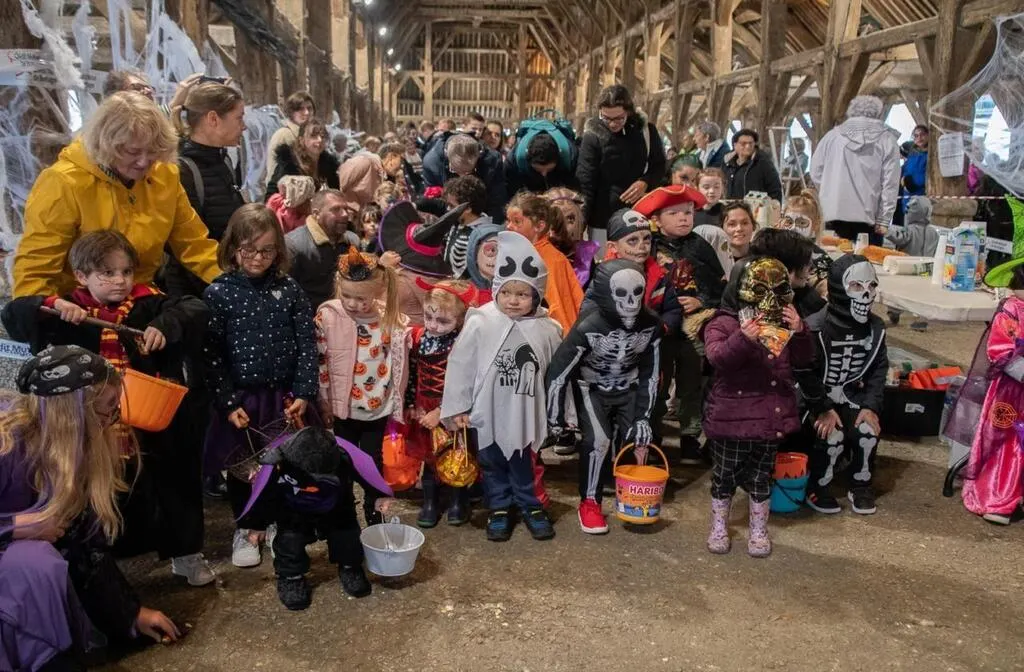 Questembert. Près de 200 personnes costumées ont fêté Halloween ...