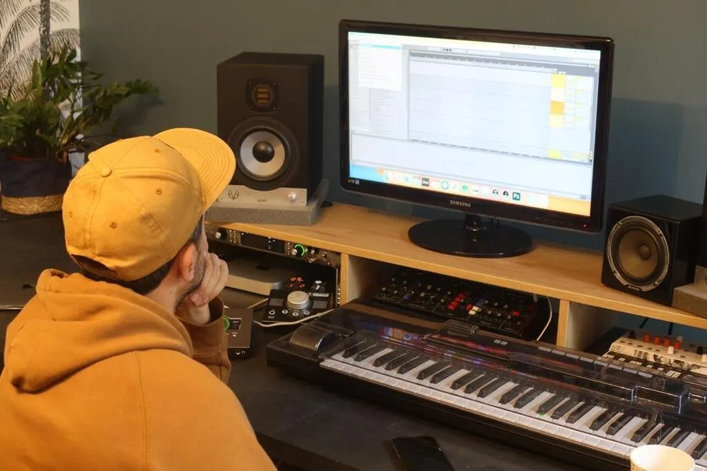 À Cholet, le producteur DJ Slade entame un nouveau cycle de carrière ...