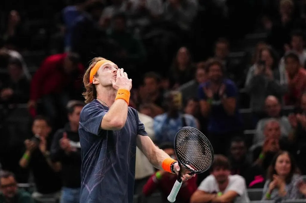 Masters 1000 Paris-Bercy. Andrey Rublev écarte De Minaur et défiera ...