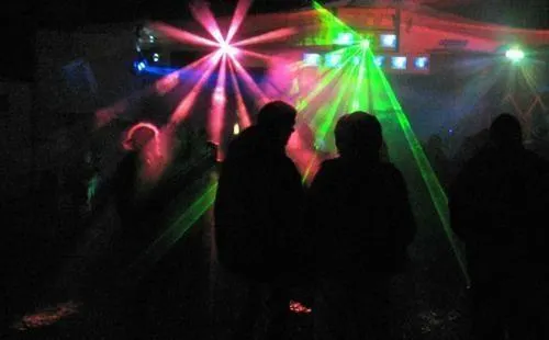 Mini rave party à Guichen : une centaine de teufeurs réunis - Rennes ...