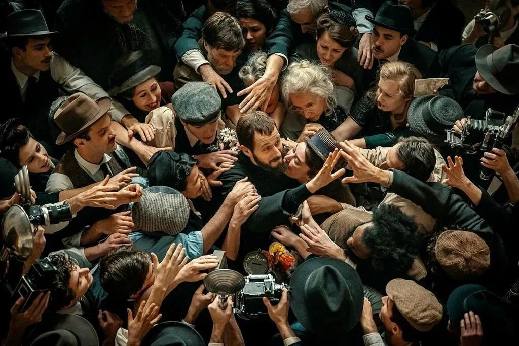 L’abbé Pierre, ses mille vies et son combat racontés au cinéma - Menton ...