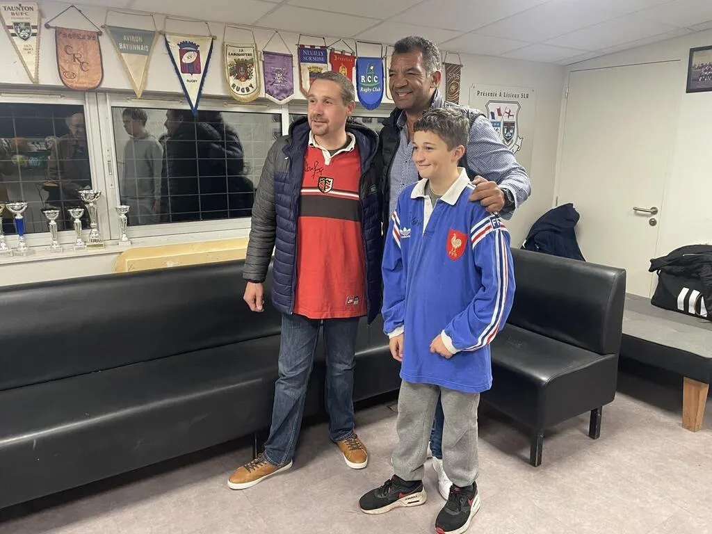 « Pour les petits, je suis le papa de Romain » : Émile Ntamack visite ...
