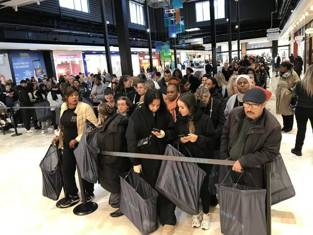 Chez Primark, à Nantes, la foule, mais pour acheter quoi ? - Nantes ...